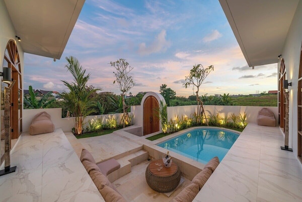 New Ricefields View 3br Central - Canggu Beach - Bali