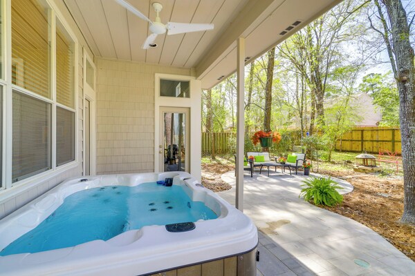 Hot Tub, Fire Pit: Retreat In The Woodlands! - The Woodlands, TX