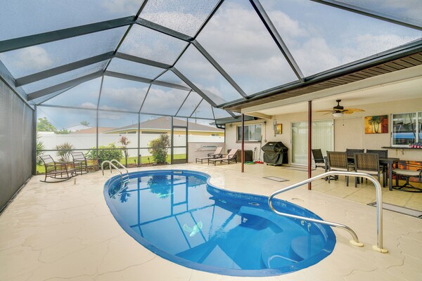 Canal-front Home W/ Dock & Lanai In Cape Coral! - Fort Myers, FL