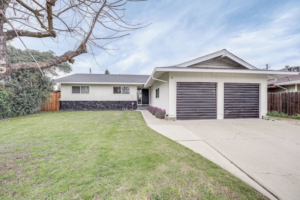 4 Mi To San Joaquin River: Remodeled Home W/ Patio - Stockton, CA