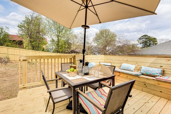 4 Mi To Airport: Atlanta Home W/ Deck & Hot Tub - Riverdale, GA