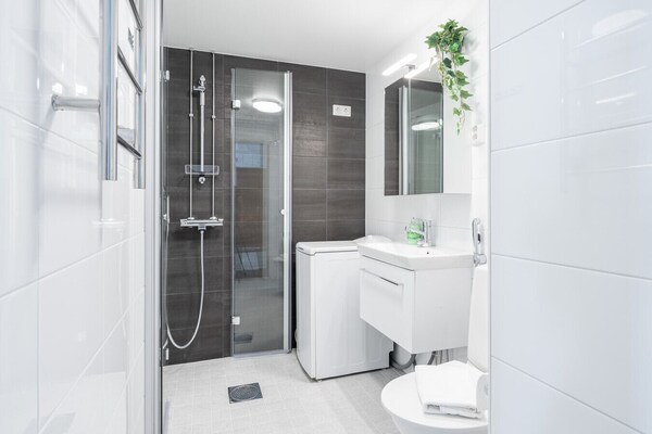 Newly Renovated 1br Home That Hosts Up To 8 Guests - Pirkkala
