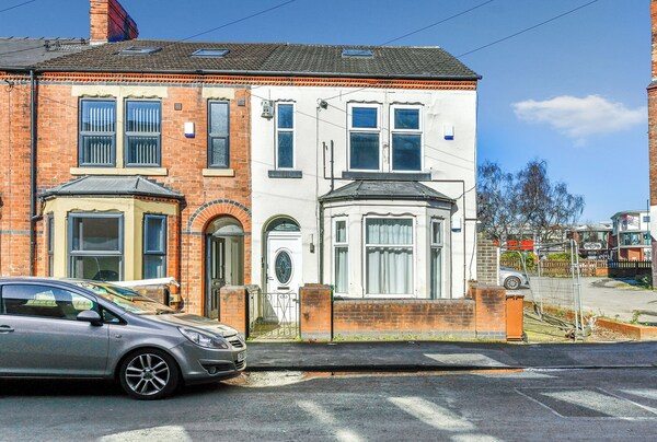 Convenient 2-bed Apt For Families & Professionals - Nottingham