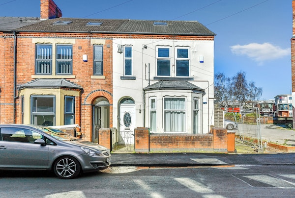 Convenient 2-bed Apt For Families & Professionals - Nottingham