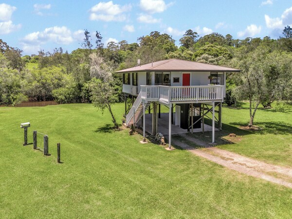 Peking Duck - Riverside Pet Friendly Home - Coffs Harbour