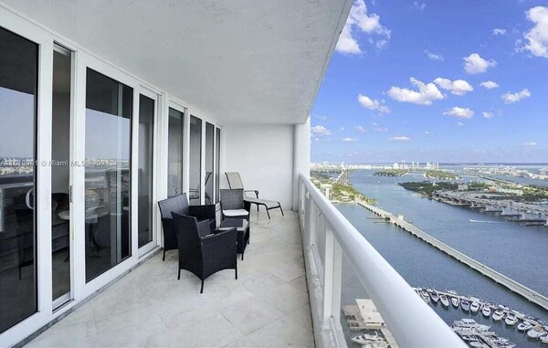 1br | Sun & Azure By The Water | Pool | Hot Tub - Miami Seaquarium, Key Biscayne