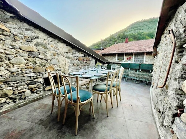 Sleeps 8 Casa Valentino Isolabona Liguria Italy Free Parking Wifi Sun Terrace - Ventimiglia