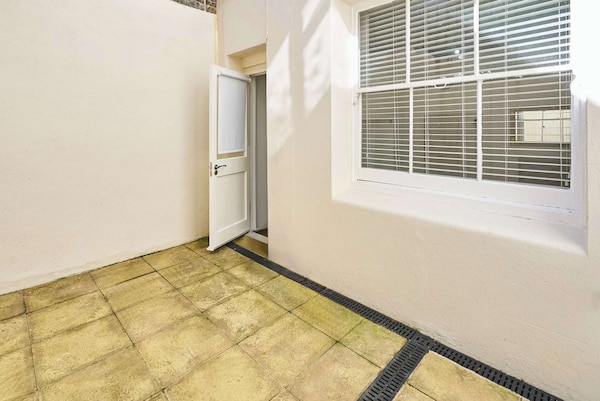 Host & Stay | Cambridge Road - Brighton