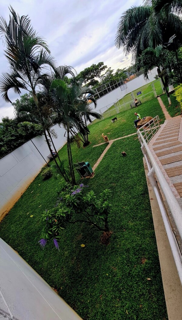 Spacious 3-bedroom Apartment With Ac, Wifi In Charming Floridablanca - Girón