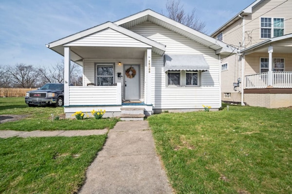 3 Br Home In South Cleveland W Easy Access To Cleveland Clinic, Uh Hospitals, Hopkins Airport - Macedonia, OH