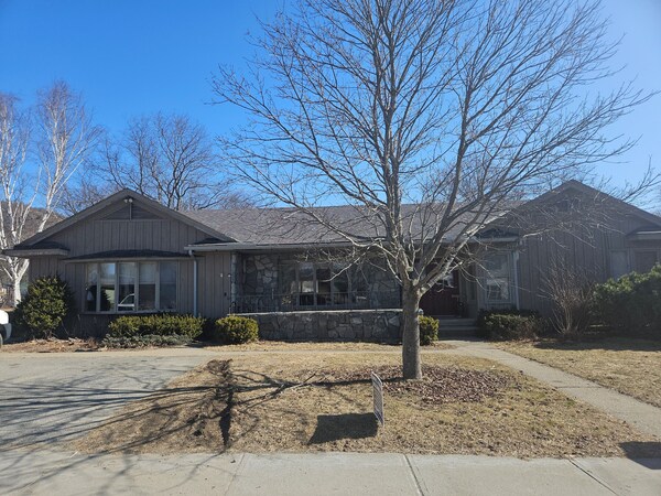 Spacious 6-bedroom House/minutes From Lake George - Lake George, NY