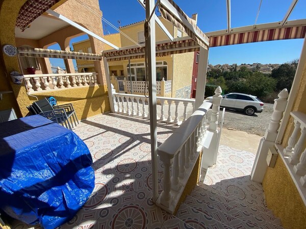 A Charming 2 Bedroom, 2 Bathroom Property On 2 Levels. - Guardamar del Segura