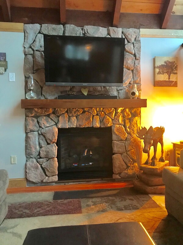 Cozy And Comfortable "A" Frame Chalet Minutes From Downtown Wolfeboro - 沃爾夫伯勒鎮