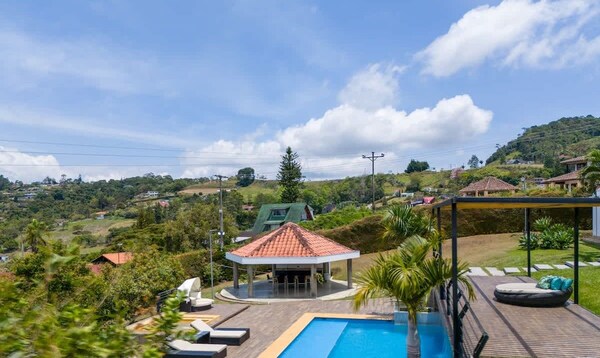 Finca San Antonio - Stunning Luxury By Lago Calima - Calima