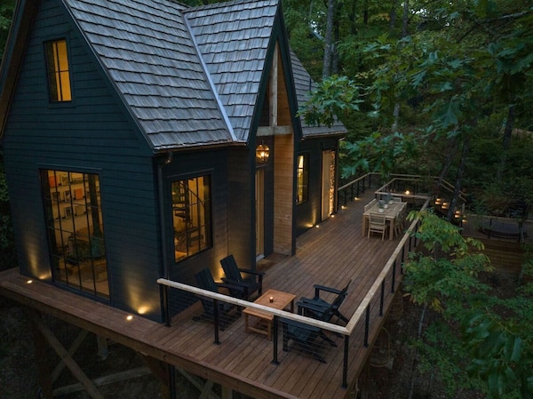Hide Inn Seek Hillside Treehouse - 1.5mi To Main St - Highlands, NC