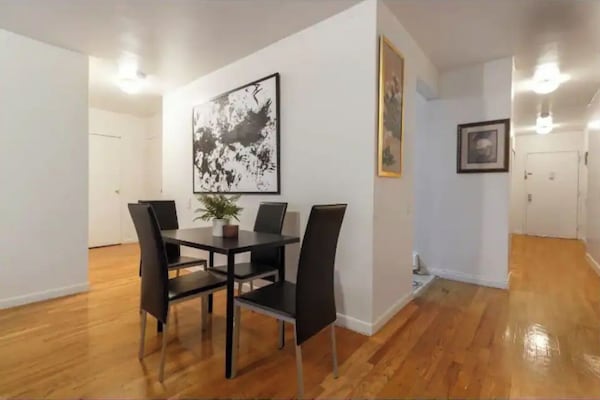 Charming 2-bedroom Central Park North Apartment In Vibrant New York - Woodside - Queens NY