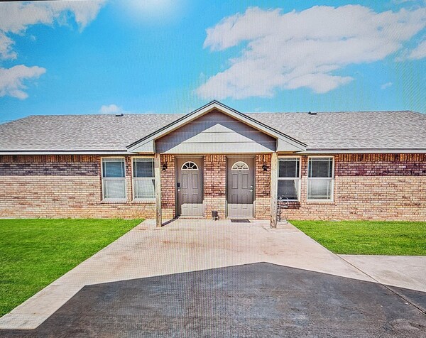 Elgin Oasis Suite A - Elgin, OK