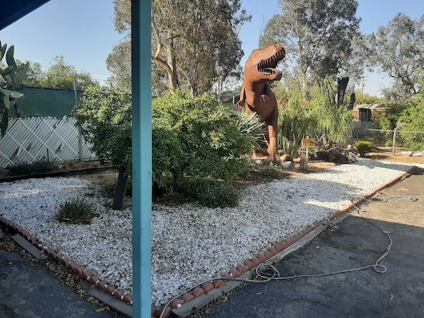 The Brown Room--charming & Quiet Themed Retro-motel On Historic Route - Riverside, CA