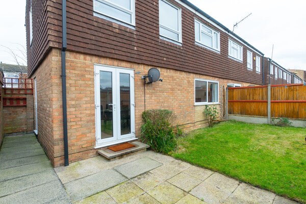 Stunning Cozy House - Sleeps 8 - Perfect For Families & Contractors - Canterbury