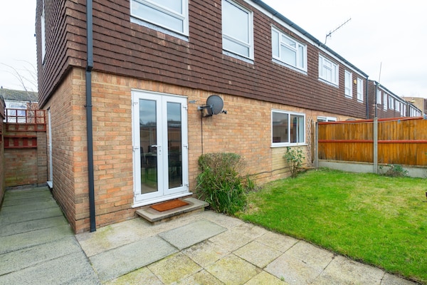Stunning Cozy House - Sleeps 8 - Perfect For Families & Contractors - Canterbury