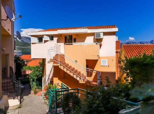 Relaxing Apt On Budva Coastline - 1 Bedroom Apt - Budva