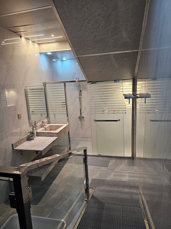 Anushthan Villa Available For Private Events & Staycation In Uae - Sharjah