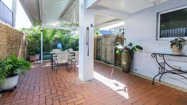 Tip-sea Pelican Villa - Sandstone Point
