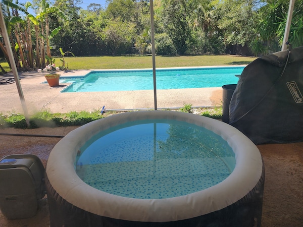 Cozy 1-bedroom Mobile Home Huge Inground Pool, Jacuzzi, Barbique Wifi, Ac  Ocala - Ocala, FL