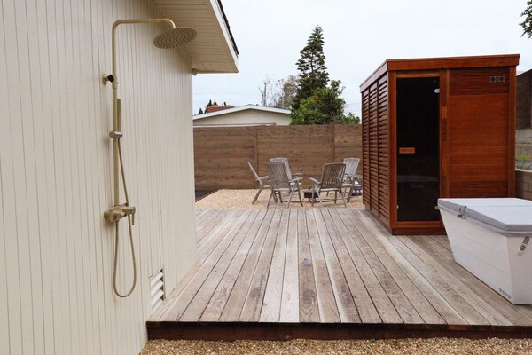 Inspiring Centrally-located 4-bedroom House W/ Sauna, Cold Plunge, & Gym - University Heights - San Diego