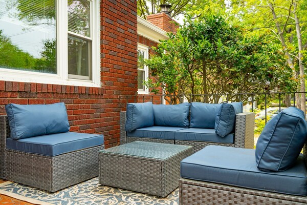 4-bedroom Cottage In Park Circle With Spacious Layout & Large Backyard - Charleston, SC