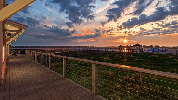 Dock And Dwell At The Winyah Bay Club, Pool, Outdoor Lounge/grill And Boat Slip Included! - Georgetown, SC