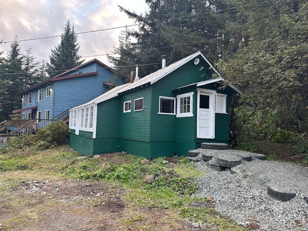 Auke Ridge Retreat - A Short Walk To The Harbor! - Juneau, AK