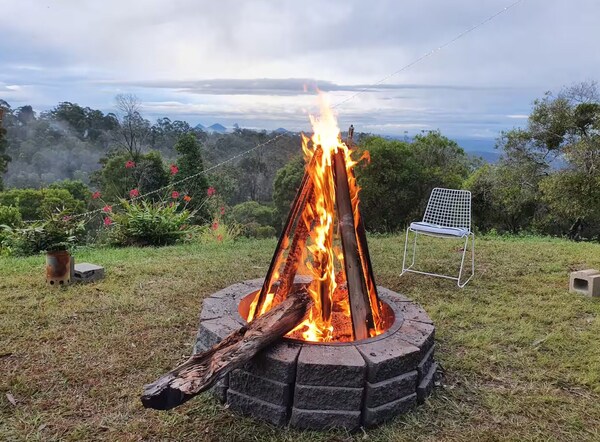 Yoor Ocean View A Luxury Villa With Spectacular Views Over Glass House Mountains - Brisbane