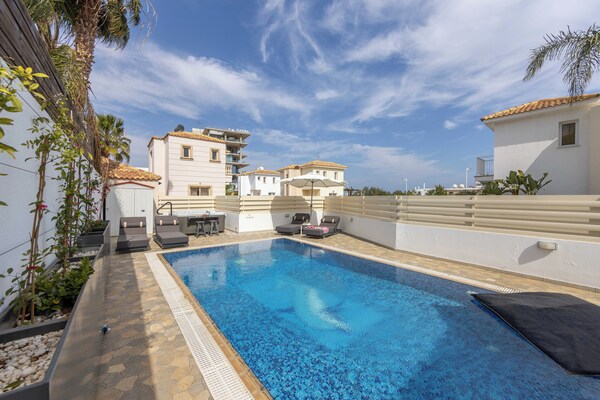Villa Protaras View 6 Central Protaras -Fig Tree Bay-jacuzzi-hot Tub - Cyprus