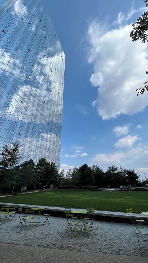 Luxury 2 Beds 2 Baths Corner Apartment Breathtaking City Views Modern Retreat - New York