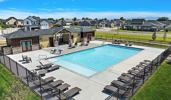Charming New 3-bedroom House With Pool/playground Near Grocery And Restaurants - Middleton, ID