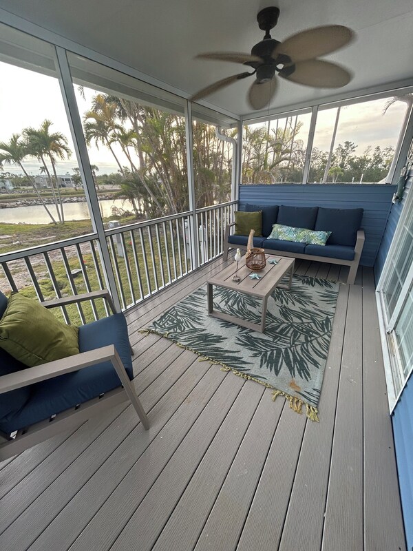 Charming 2-bedroom Mobile Home With Wifi, Ac In Lovely Fort Myers Beach - Fort Myers, FL