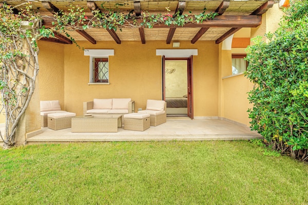 Apartment 'Mazzini' With Sea View, Wi-fi And Air Conditioning - Golfo Aranci