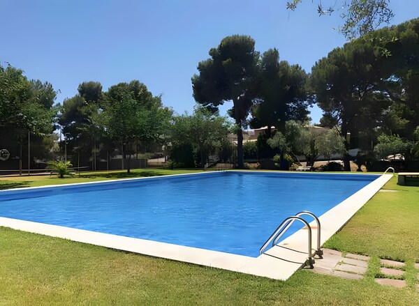Apartamento 'Francás' Con Piscina Compartida, Terraza Privada Y Wi-fi - Roda de Bará