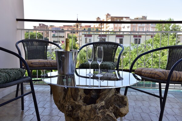 Chambre 'Camera Familiare Panoramica' Avec Vue Sur La Montagne, Wi-fi Et Climatisation - Ercolano