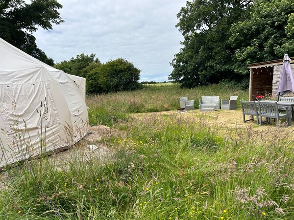 Beautiful Bell Tent Stay - Cowbridge