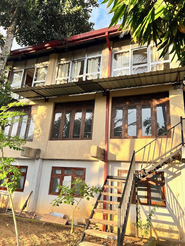 Tranquil 3-bedroom Apartment With Wifi In Charming Kandy - Kandy