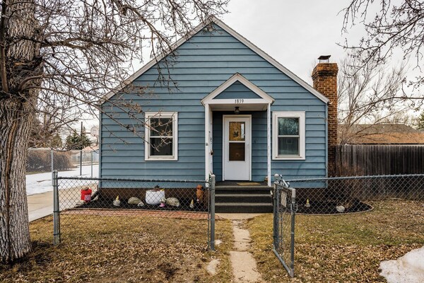 Impression - A Cozy Vintage Quirky Home - Sheridan, WY