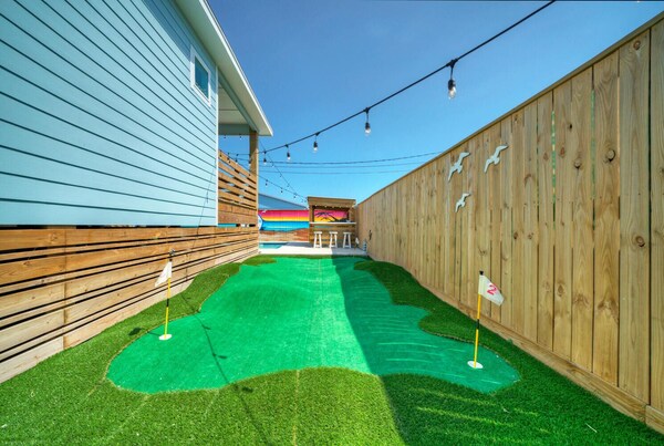 Sleeps 22! 2 Homes | Priv Pool, Putting Green, Bar, Deck, Prime Port A Location - コーパス・クリスティ, TX
