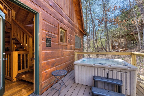 Hot Tub, Game Room, Views | Near Pigeon Forge | Four Bears Lodge By Avantstay - Pigeon Forge