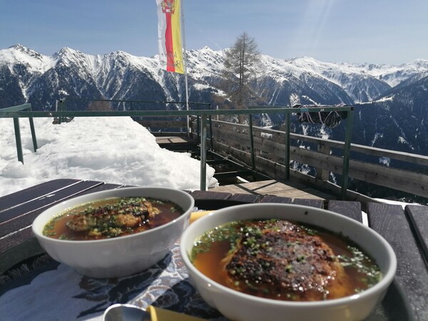 Ferienwohnung 'Gina' Mit Bergblick, Privatem Garten Und Wi-fi - Stall