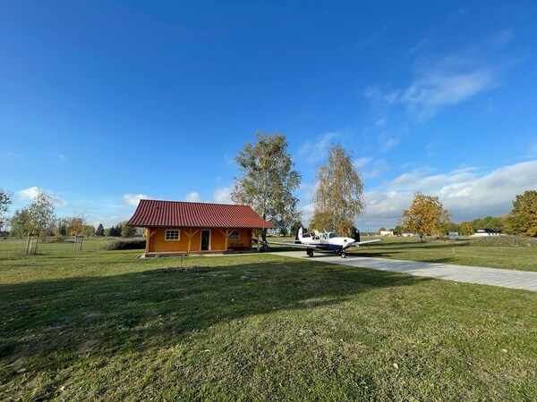 Gemütliches Holzhaus Auf Dem Airpark. Ruhige Lage Und Familienfreundlich - Wittstock/Dosse