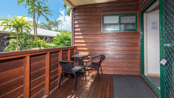 Boat Harbour Apartments Studio - Coasthm - Hervey Bay