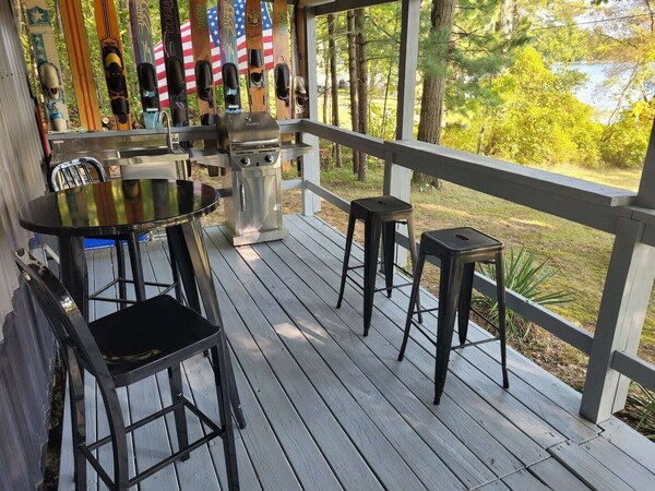 New!  Robin's Nest - Cute Lakefront Tiny House!  Includes Lake Access! - Maple Valley Township
