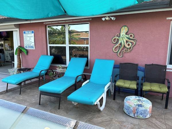Charming 3 Room Unit With Lanai And Pool, Near Beaches And Waterfront Dining - Cape Coral, FL